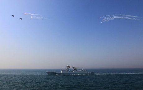 Chinese fighters' pyrotechnic performance during Russia - China war ...