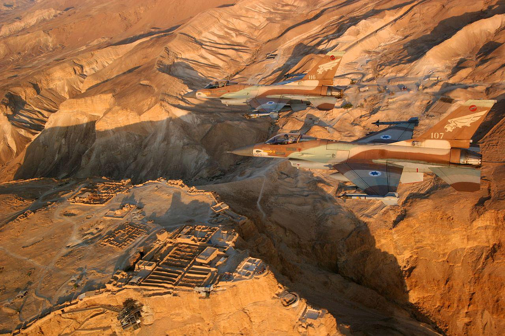 Singapore's F-16s and F-15SGs at Nellis Air Force Base for Red Flag 14 ...