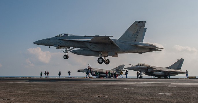 U.S. Navy Super Hornet Makes First Flight With Litening Targeting Pod ...