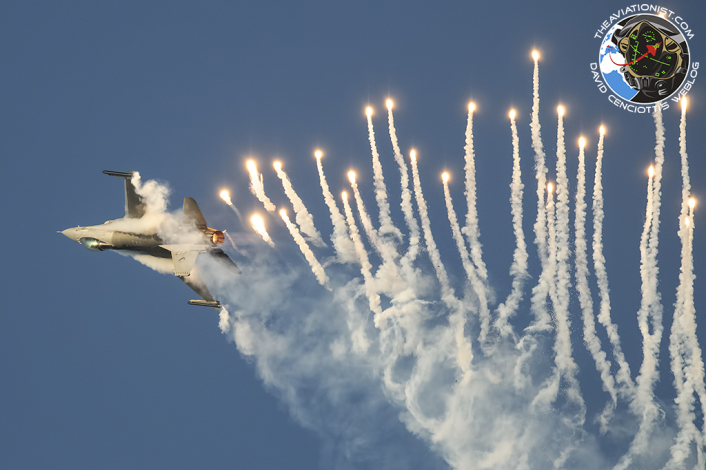 Here's what a Harrier Jump Jet's vertical landing at night looks like ...