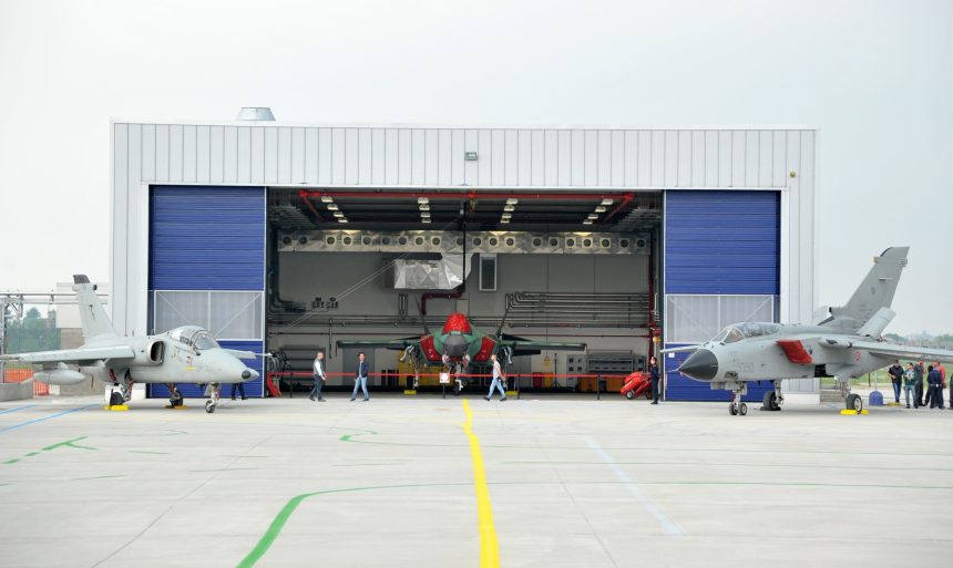 The Italian Air Force has unveiled a new indigenous trainer: the T-344 ...