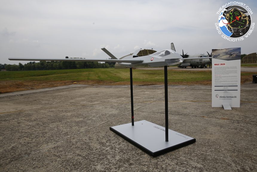 The Italian Air Force has unveiled a new indigenous trainer: the T-344 ...