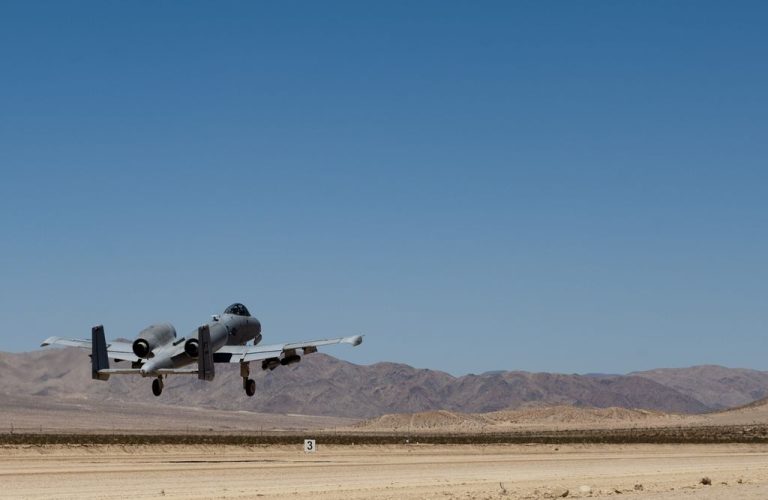 Stunning images show U.S Air Force A-10s operating on a dry lake bed at ...