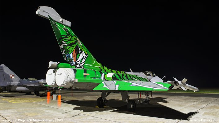 These Unique Photographs Show Some of The Coolest Radom Airshow 2015 ...