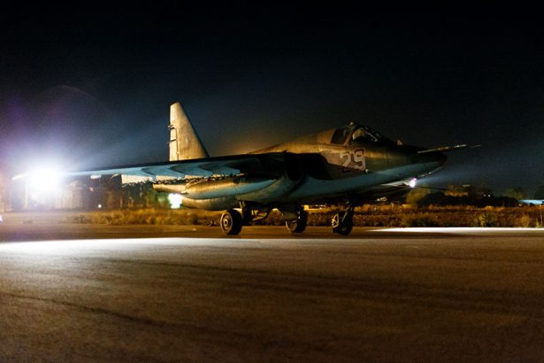 Impressive shots of Russian Su-24 and Su-34 jets launching at night ...