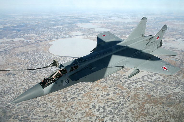 How the Mig-31 repelled the SR-71 Blackbird from Soviet skies - The ...