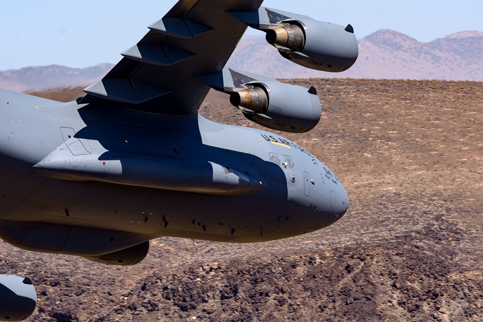 Here Are Some Jaw Dropping Shots Of The RAAF C-17 Over Brisbane During ...