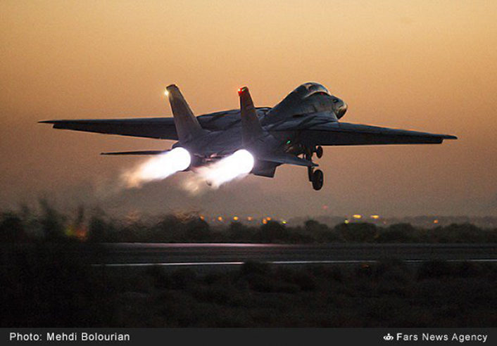 Grumman F-14 Tomcat's first flight (and first crash) video - The ...