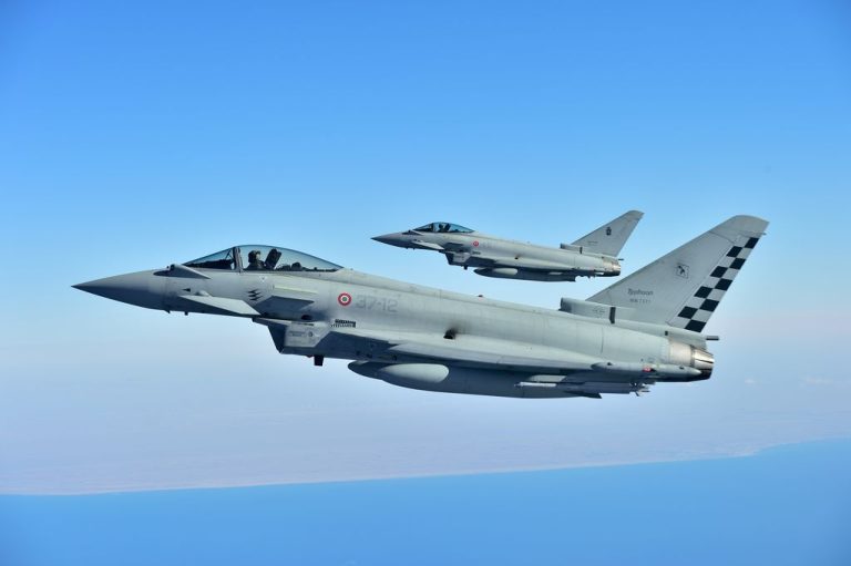 The Italian Air Force has unveiled a new indigenous trainer: the T-344 ...