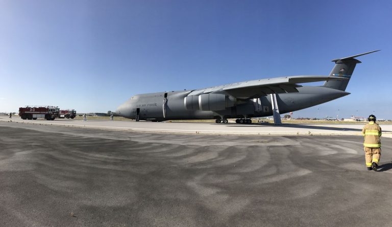 [Updated] U.S. Air Force C-5 Galaxy Performs Nose Gear Up Landing At ...