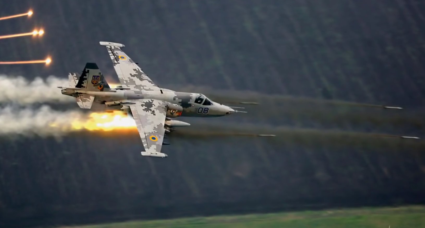 Watch this cool video of a Bulgarian Su-25 Frogfoot during a head-on ...