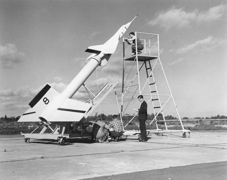 New Search For Avro Arrow Flight Models Lost 60 Years Ago in Lake ...