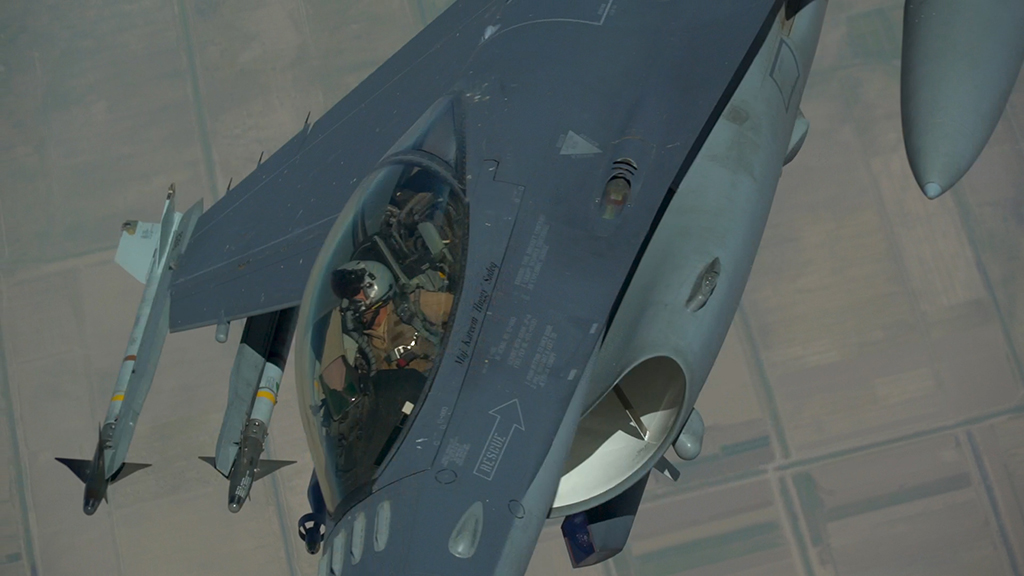 Images Emerge Of U.S. KC-135 Conducting First Aerial Refueling Of Iraqi ...