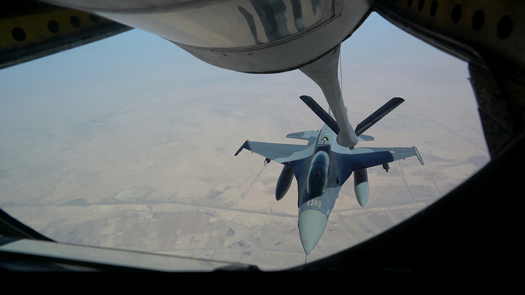 Images Emerge Of U.S. KC-135 Conducting First Aerial Refueling Of Iraqi ...