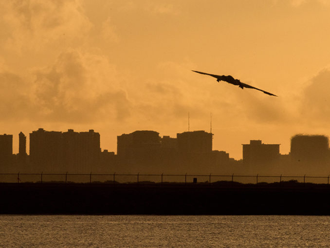 B-2 Spirit or new Mysterious Stealth Plane? New image of triangular ...