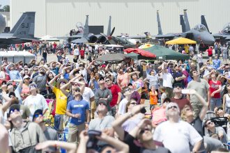 These Photos Of The F-22 Raptor Flying With The Blue Angels Are Some Of ...