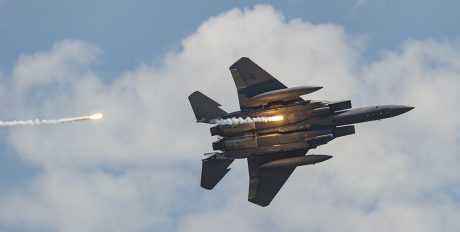 These Photos Of The F-22 Raptor Flying With The Blue Angels Are Some Of ...