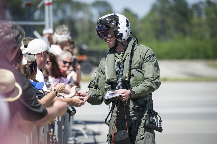 These Photos Of The F-22 Raptor Flying With The Blue Angels Are Some Of ...
