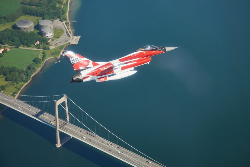 Take A Look At The Special-Colored F-16 That Celebrates the 800th ...