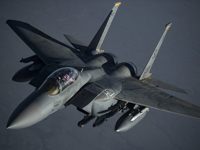 [Photo] Rafale jets refuel over Baghdad during first French night air ...