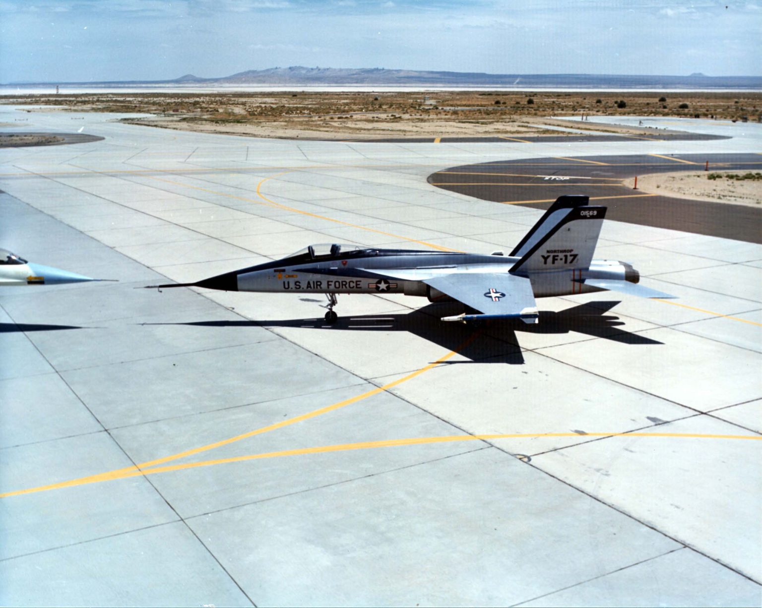 The Northrop YF-17 Cobra Prototype Has Been Given A Brand New Paint ...
