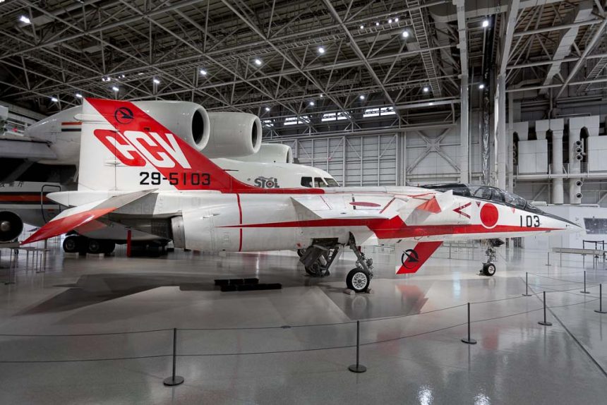 Mitsubishi F-2 "Viper Zero": Japan's Fighter Derived From The F-16 ...