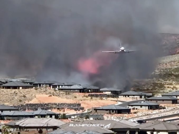 Video of DC-10 Supertanker’s fire retardant drop on a mountain - The ...
