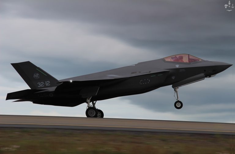 New and Old F-35 Coatings Compared in Recent Photo of Two Italian ...