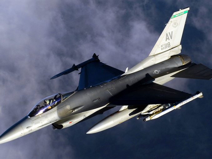 Kuwaiti F/A-18E Super Hornet Photographed In Its New Low-Visibility ...