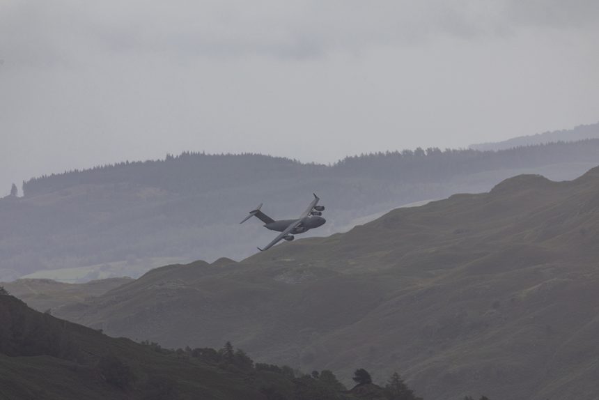 Check Out These Amazing Photos Of A U.S. C-17 Globemaster III Flying ...