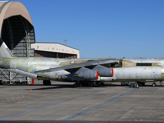 Check Out These Exclusive Shots Of B-52 "Wise Guy" Flying Again After ...