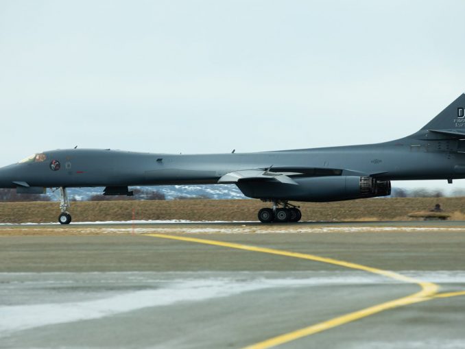 Watch This Incredible Video Of The B-52's Steerable Dual-Bicycle Gear ...