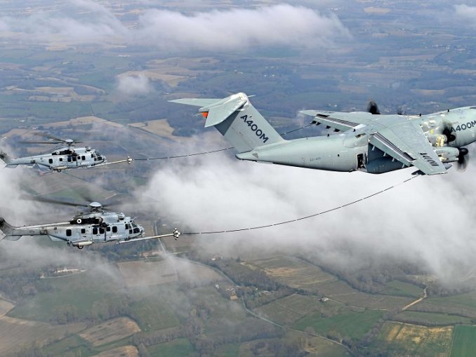 [Photo] Rafale jets refuel over Baghdad during first French night air ...