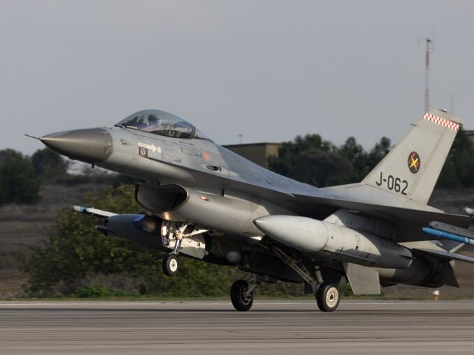 Fighter generations comparison chart - The Aviationist