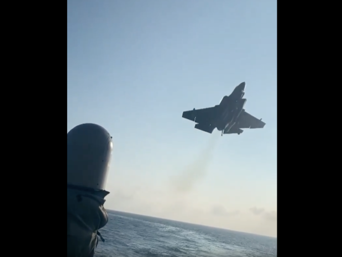 How two U.S. Navy F-14 Tomcats shot down two Libyan Su-22 Fitters On ...