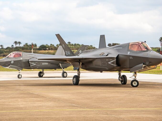 [Photo] All three F-35 variants fly together for the first time - The ...