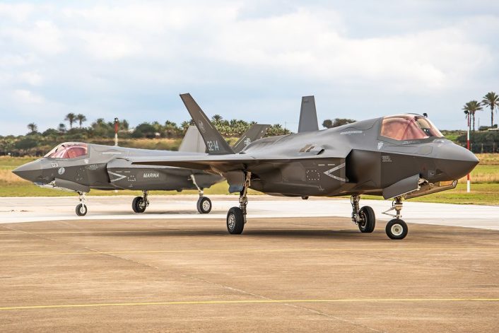 [Photo] All three F-35 variants fly together for the first time - The ...