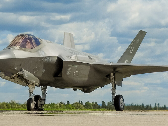 U.S. F-22 stealth fighter pilot taunted Iranian F-4 Phantom combat ...