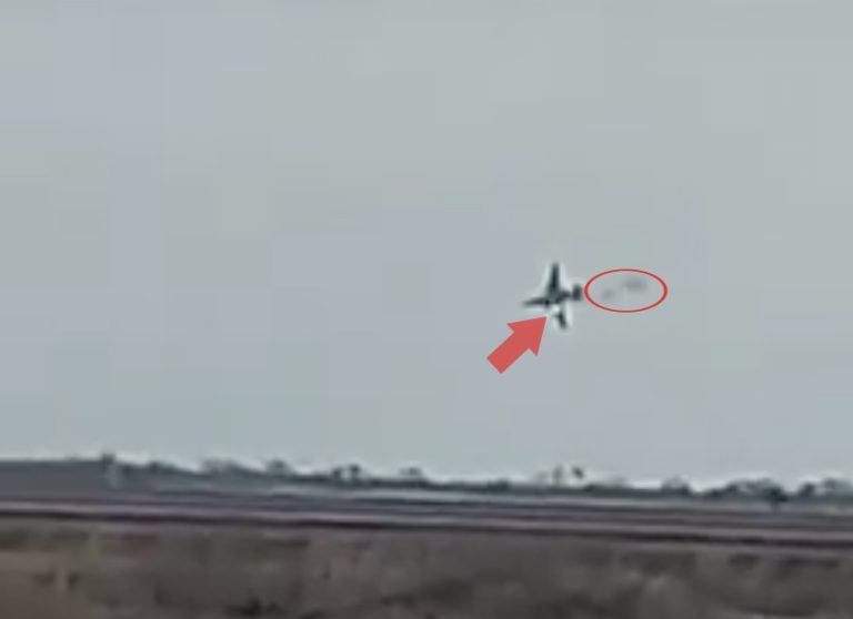 Dramatic Video Shows Ukrainian Su-25 Crashing During Attack On Russian ...