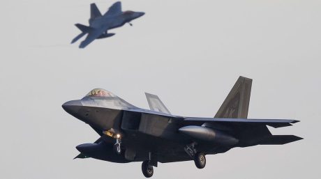 F-22 Raptor Spotted During Rare Flight With External AIM-120 Missiles ...