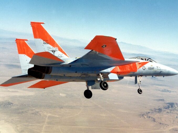 F-15 Eagle vs CF-18 Hornet vs F-16 Fighting Falcon: a pilot's ...