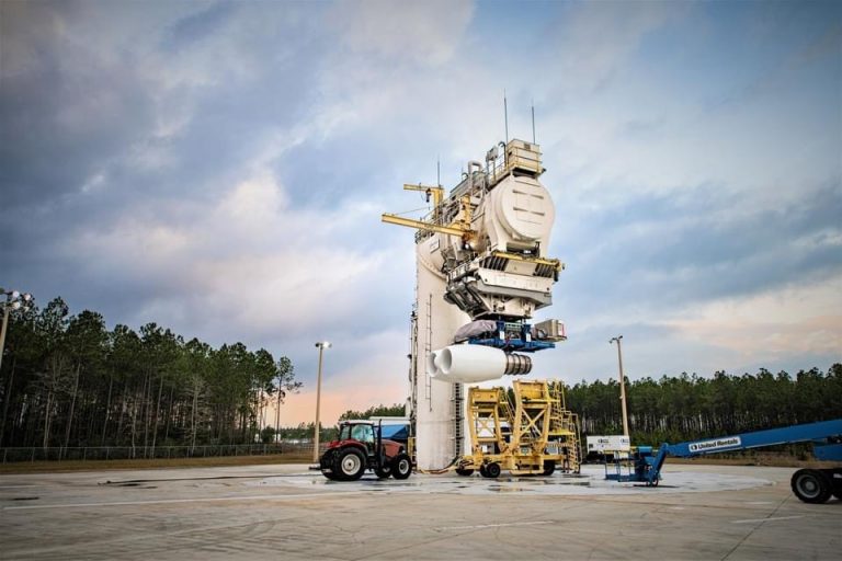 Initial Testing Of New Smokeless And Quieter Engines For B-52J To Be ...