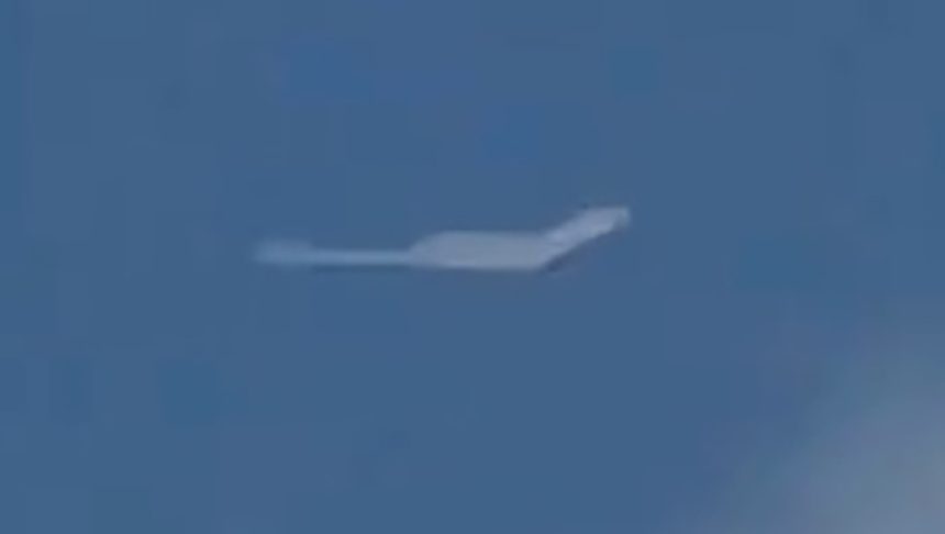 B-21 Raider Spotted During Test Flight - The Aviationist