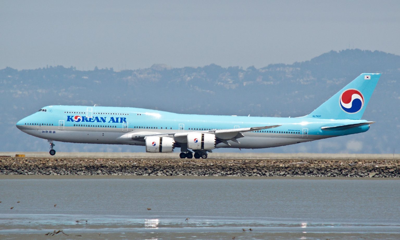 Sierra Nevada Corp. Buys Five B-747-8s After Winning 'Doomsday' Plane ...