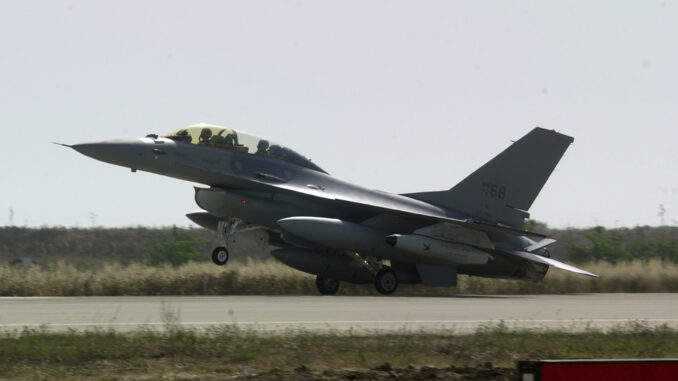 Italian Vipers: The Story Of The F-16 Fighting Falcon In Italian Air ...