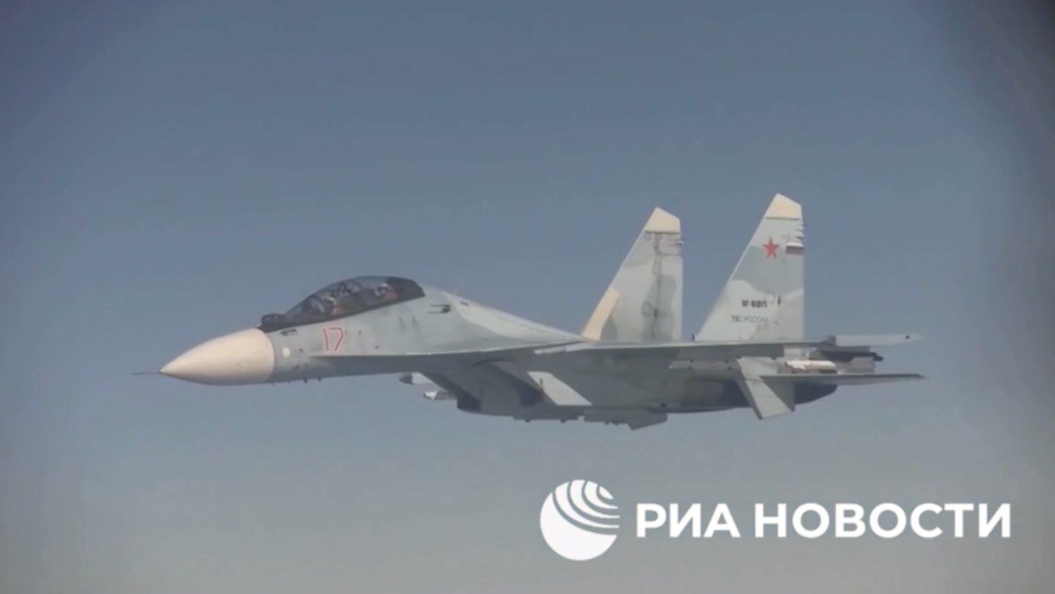 F-16 Of The 18th Fighter Interceptor Squadron Escorts Russian Tu-95, Su-35 and Su-30 Off Alaska ...