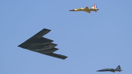 Check Out This Incredible Air-to-Air Footage Of The B-2 Spirit Stealth ...
