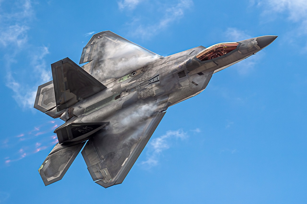 U.S. Air Force Awards RTX $1 Billion Contract to Upgrade F-22 Sensors ...