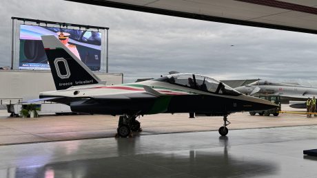 New M-346 Jet For The Frecce Tricolori Display Team Breaks Cover - The ...