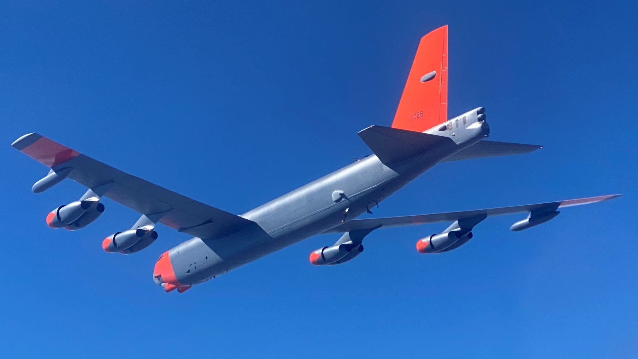 First Air-to-Air Images Of The B-52H In Distinctive 'Test Orange' Paint ...